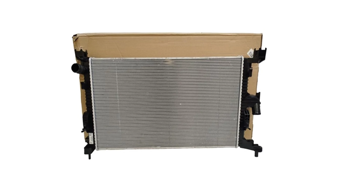 Dacia Duster II 1.5dci gyári új hűtőradiátor 2017-2025-ig 214105803R